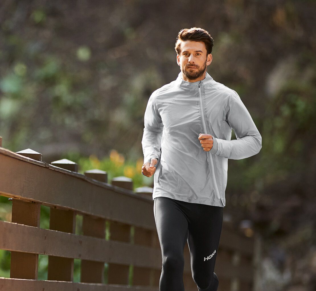 HOKA®公式サイト【パフォーマンスシールドジャケット|PERFORMANCE SHIELD JACKET 1120614 | メンズ】ホカ ...