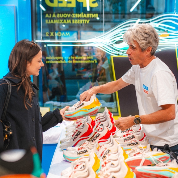 Boutique de running HOKA à Paris Le Marais | HOKA® FR